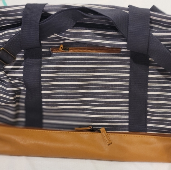DSW | Bags | Weekender Bag | Poshmark